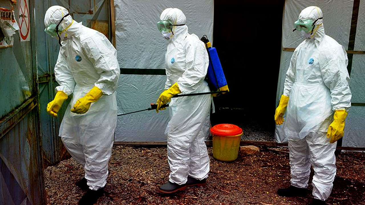 Ebola salgını büyük paniğe neden oldu: Uganda sınırı kapattı