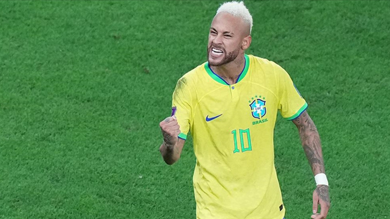 Brezilya Teknik Direktörü Carlo Ancelotti Neymar'ın İskoçya'ya karşı ...