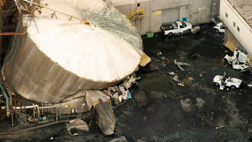 ABD’de korku dolu anlar: Kimyasal tank patladı, fabrika savaş alanına döndü